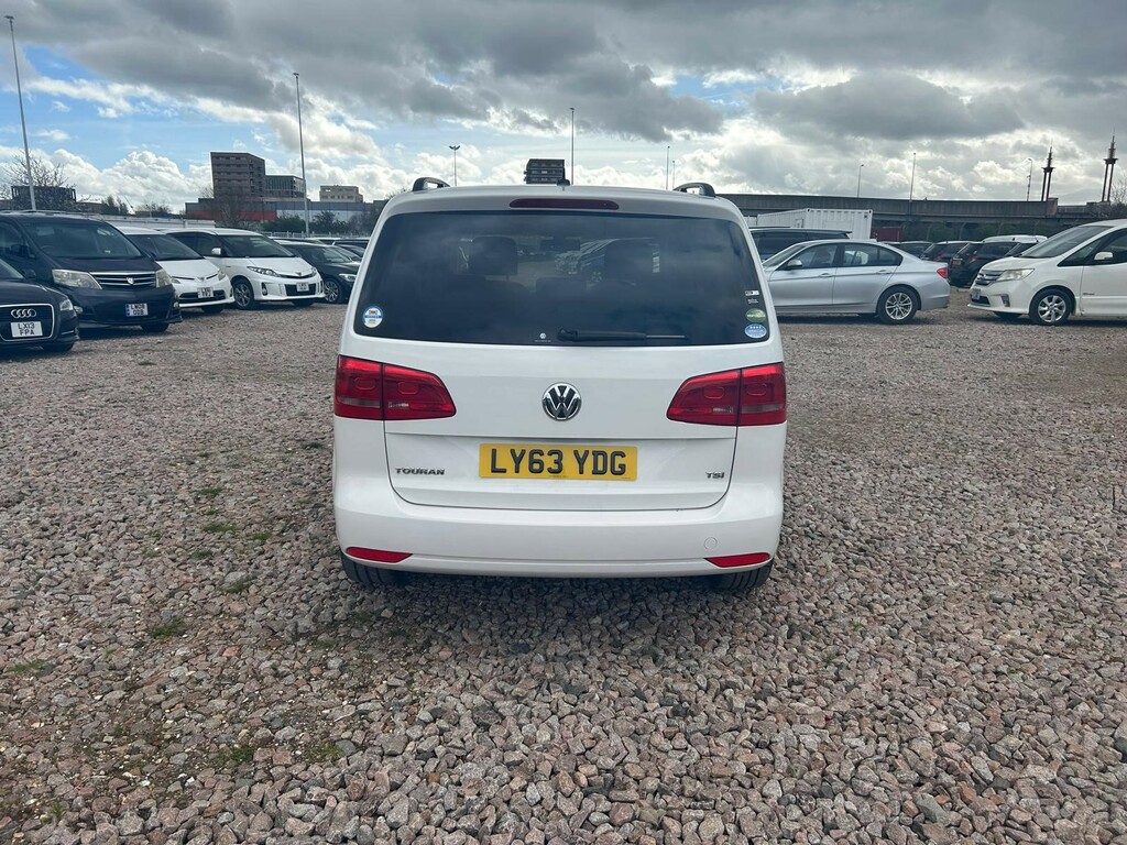 Sold EA68XXF 2018 Volkswagen Touran - History / How much is it worth?